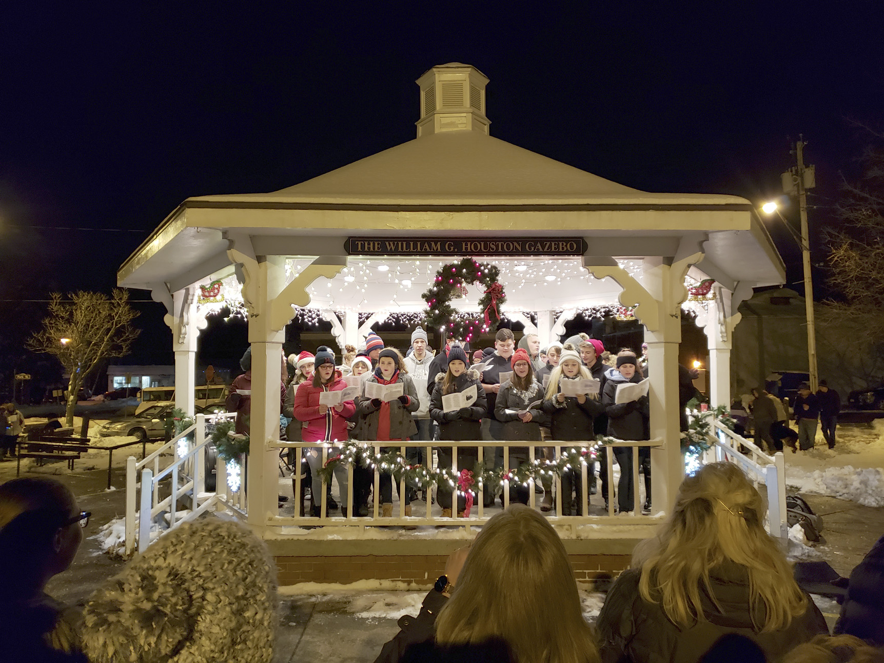 Angola celebrates the holidays | News, Sports, Jobs - Observer Today